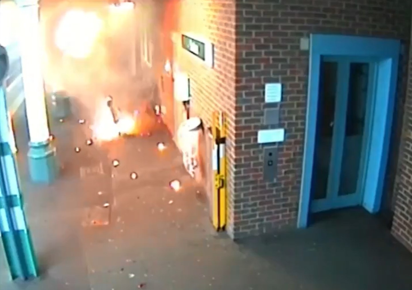 Watch video of ferocious blaze of e-bike on Fire at Sutton Railway ...